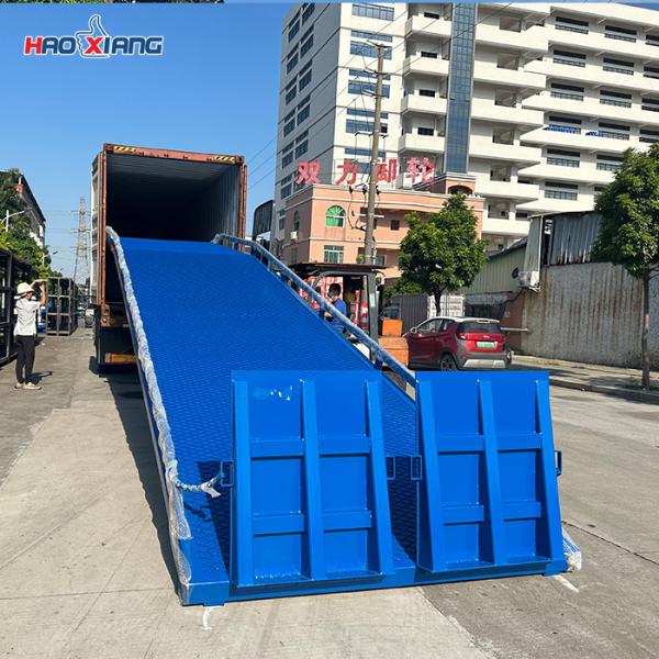 Quality 10T-20T Portable Dock Ramp Mobile Ramp For Unloading Trucks for sale