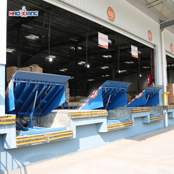 Quality 20T Warehouse Fixed Hydraulic Dock Leveler Hydraulic Dock Ramp for sale