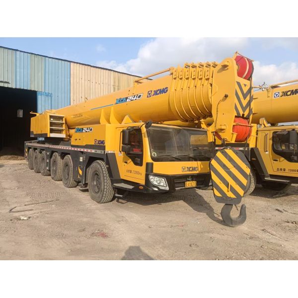 Quality 240t Max. Carrying Capacity Used Crane XCMG QAY240 Tons In Good Condition for sale