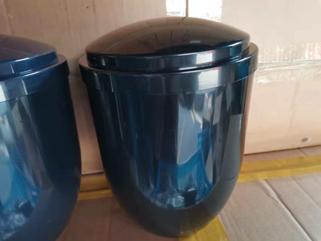 Plastic urn for ash