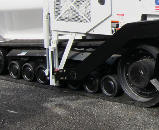 Quality Custom Flexible Paver Rubber Tracks Low Ground Pressure Non Disintegration for sale