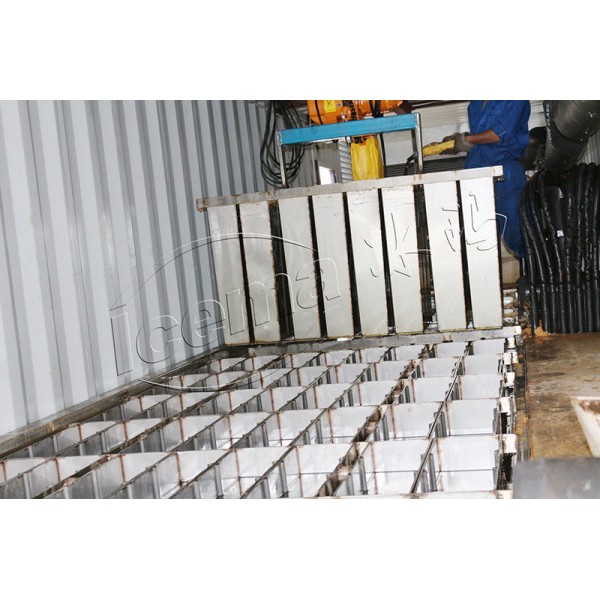 Quality 2000 KG TECUMSEH Compressor 15 Ton Container Block Ice Machine with Mobile Plant for sale
