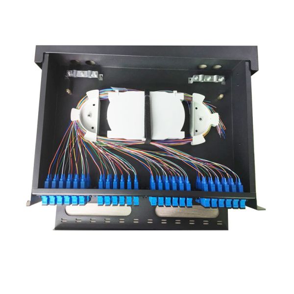 Quality 19 Inch Rack Mounted MPO/MTP Fiber Optic Patch Panel with 48/96 Fiber Capacity and SPECC Material for sale