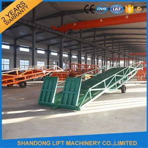 Adjustable Warehouse Loading Ramp Electric Container Yard Ramp