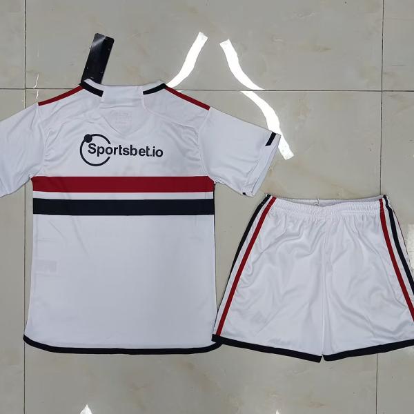 Quality Premium Fabric Customizable Soccer Jersey White Football Shirt for sale