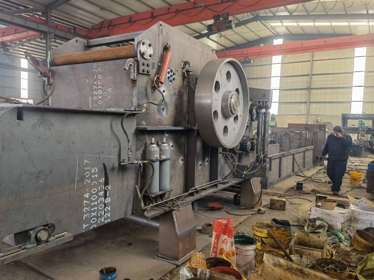 Wood chipper machine