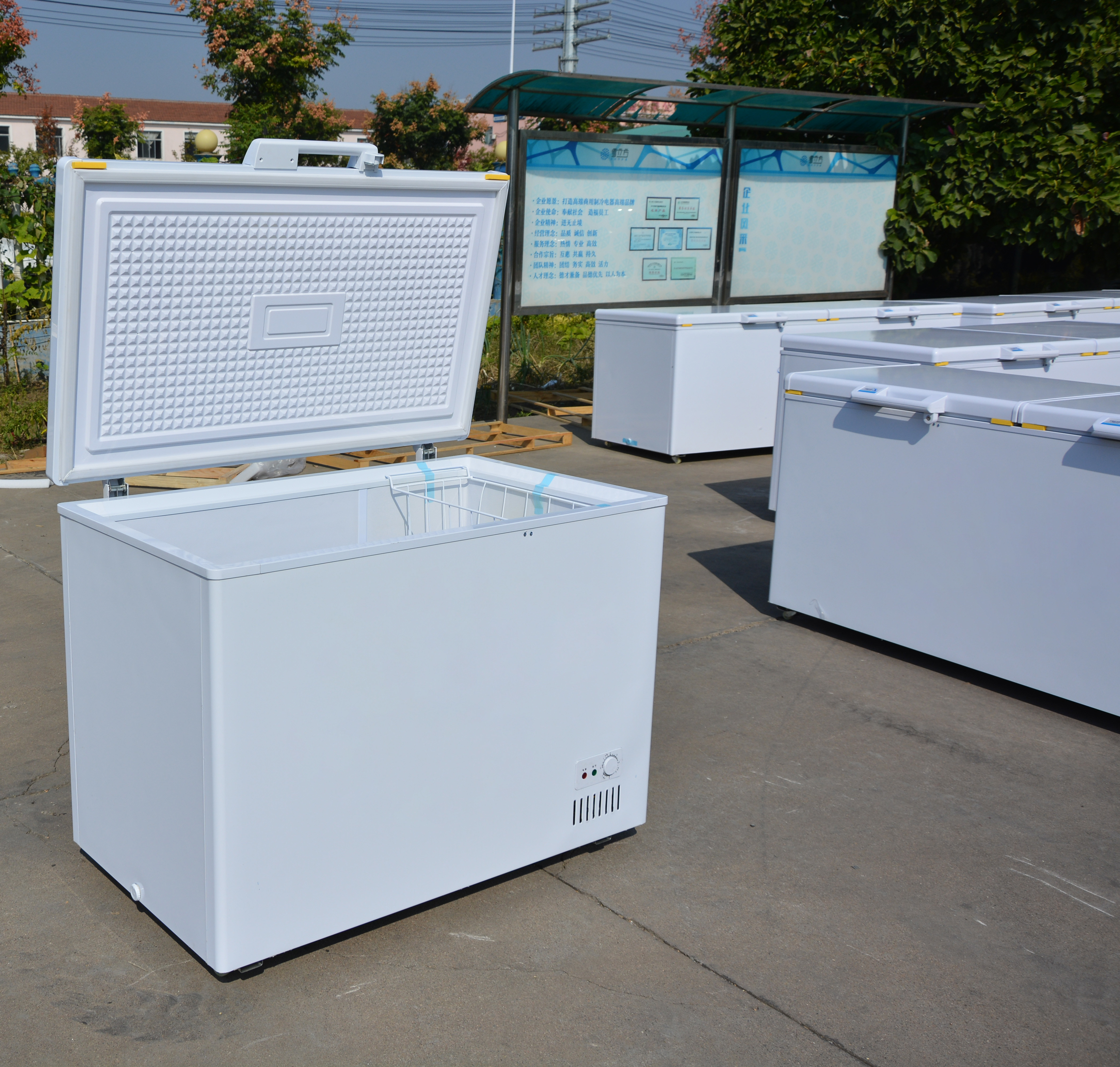 Quality 398L~1298L Horizontal Freezer Refrigerator Nice 2-Door White Ice Cream Freezer for sale