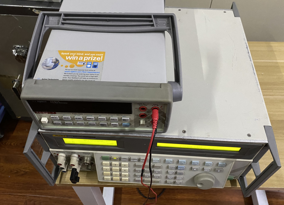 Fluke 5520A Multi-product Calibrator side view