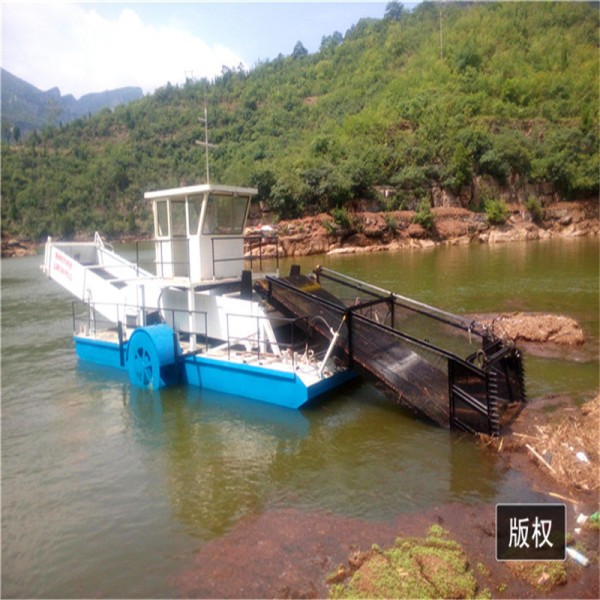 Quality Water Reed Hyacinth 5000m2 Aquatic Weed Harvester Boat for sale