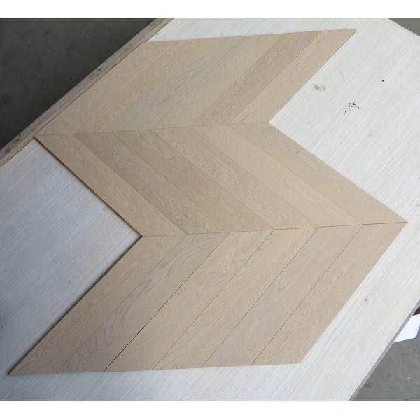 Quality White Stained Engineered Oak Chevron Flooring Premium Grade EC54 Color for sale
