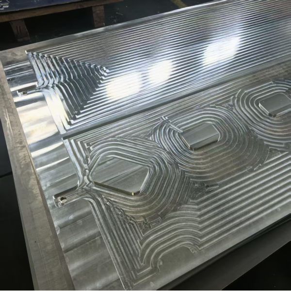 Quality Low Pressure Drop Custom CNC Machined Liquid Cold Plate for Data Center & for sale