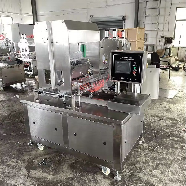 Quality 2-15 g/piece Automatic Pouring Gelatin Soft Sugar Candy Machine for Candy for sale
