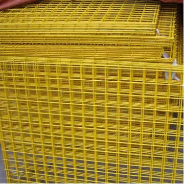 Quality 1/6 12 gauge galvanized wire mesh welding roll top fencing 10x10 PVC welded wire for sale