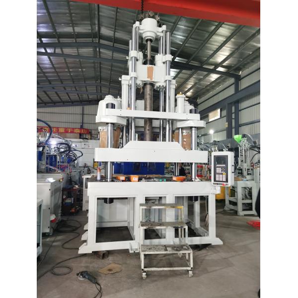 Quality High Safety Level 200 Ton Injection Molding Machine Vertical For Sweep Brush for sale