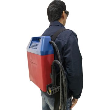 Quality 50W Backpack Laser Rust Removal Machine For Cleaning Roof/Bridge/Wall Outside for sale