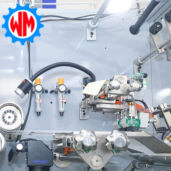 Quality High Efficiency Full Servo Baby Diaper Making Machine Intelligent PLC Control for sale