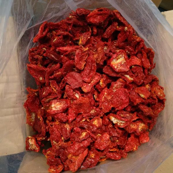 Quality Bright Red Sun Dried Tomato Flakes , Food Dehydrator Tomatoes for sale