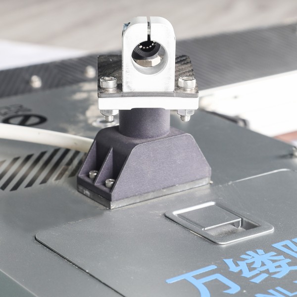 Quality Electric Solar Panel Cleaning Robot Anti-Falling Control and Maintenance for sale