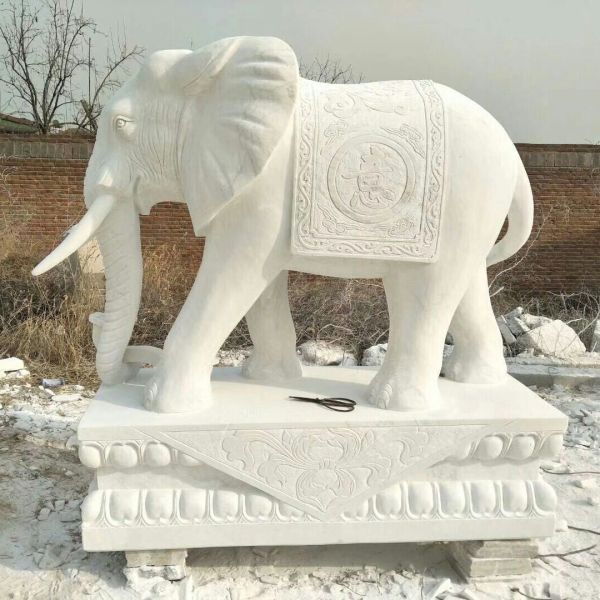 Quality Traditional Design Life Size Marble Elephant Sculpture Ready for Outdoor Garden Decor for sale