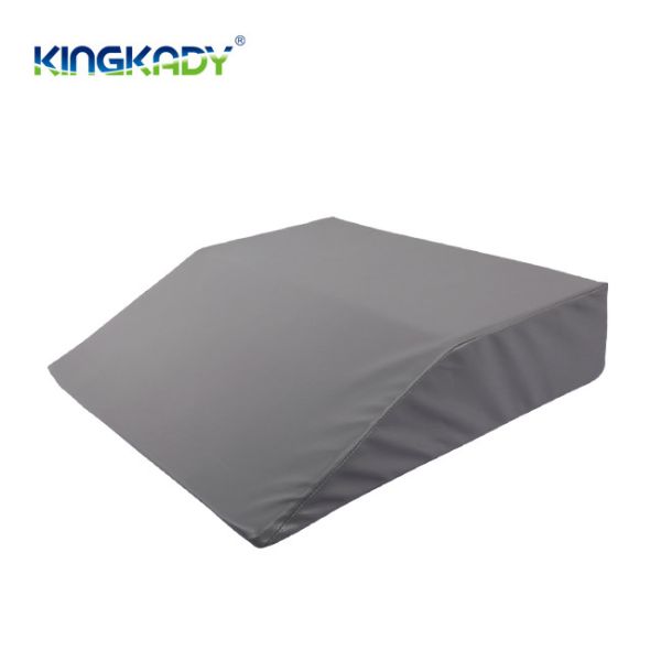 Quality Living Room Leg Wedge Pillows with Knitted Cover Memory Foam Gel Leg Elevation Design for sale