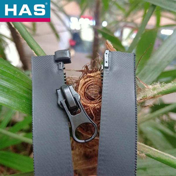 Quality 5# Leather PU Waterproof Membrane Nylon Zipper For Garment Jackets for sale