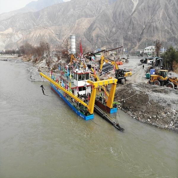 Quality US 100000/Set Customized Diesel Enigne Hydraulic Dredger with Suction Pump and for sale