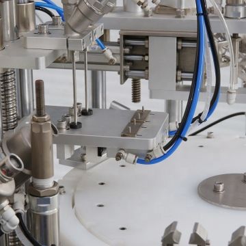 Quality Multifunctional Syringe Gel Filling and Capping Machine Line with Motor Core for sale