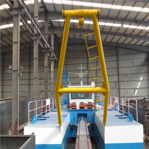 Quality Diesel Engine Draft 1.3m Sand Dredger River Sand Mining machine for sale