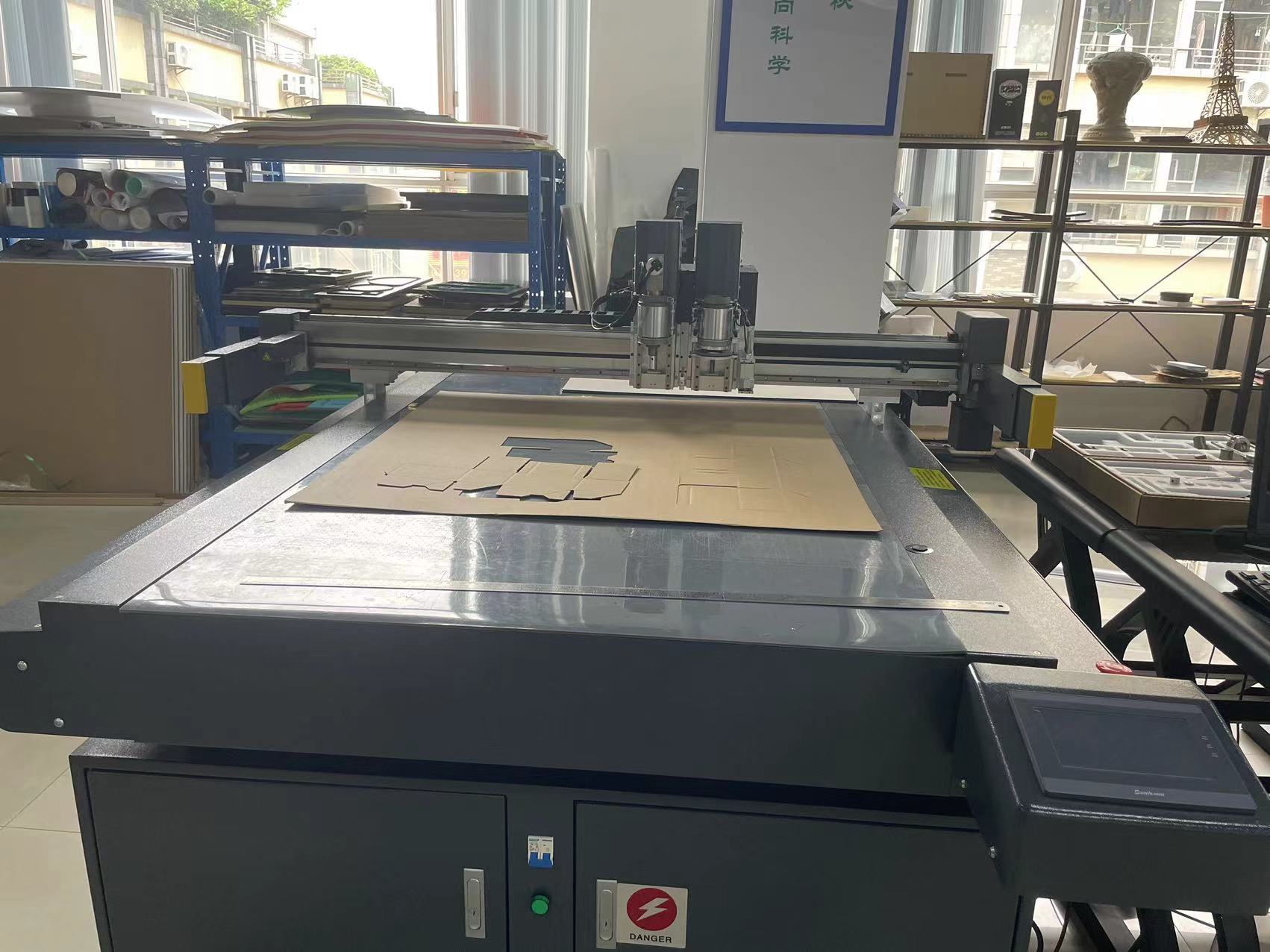 Corrugated Paper Board Carton Box Sample Maker Plotter Cutting Machine