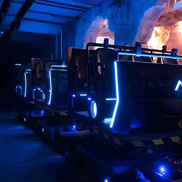 Quality Realistic 3D Naked-Eye Roller Coaster 8D Cinema Motion System Orbit Cinema for sale