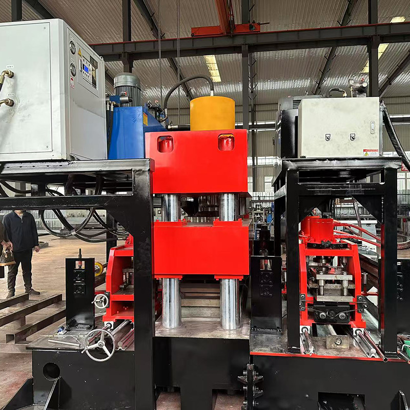 Auto Feed Molding Cable Tray Manufacturing Machine side view