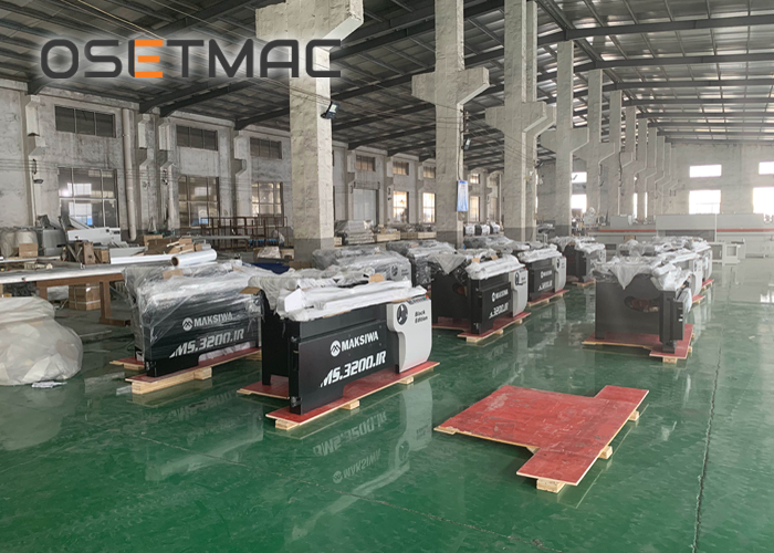 Sliding table saw