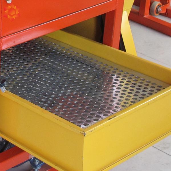 Quality Type TK-500 Peanut Processing Machine Manual Groundnut Sheller Steel Material for sale