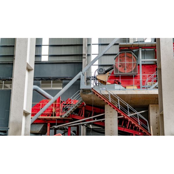 Quality Industrial Crusher with 10-800T/h Feeding Capacity, High Manganese Steel Hammer Heads, and ≤25mm Discharging Size for Mining and Construction for sale