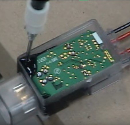 Quality Semi-Automatic Three-Axis Glue Dispenser for Precision Applications L610 X W500 for sale