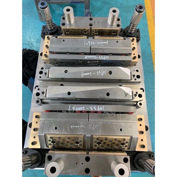 Quality Slow Speed Milling Precision Stamping Die for High Precision Three Axis NC for sale