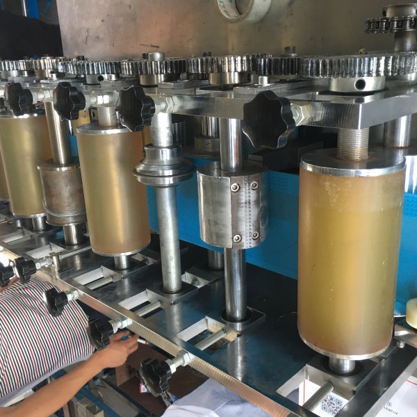 Quality 160pcs/Min Doctor Cap Making Machine , 17inch Surgeon Cap Making Machine for sale