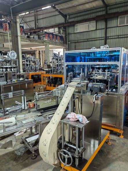 Quality Hotel Drink Paper Cup Lid Making Machine 380Volt Saving Energy for sale