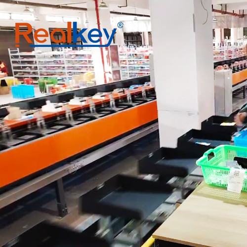 Quality Automated Parcel Sorting Machine With Personalized Tray Design High Load for sale