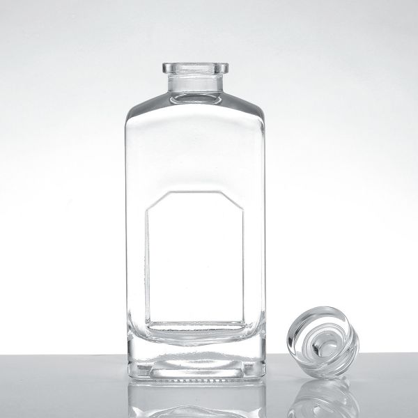Quality Whisky Vodka Rum Spirits Glass Bottle with Screw Cap and Decal Surface in 700ml Size for sale