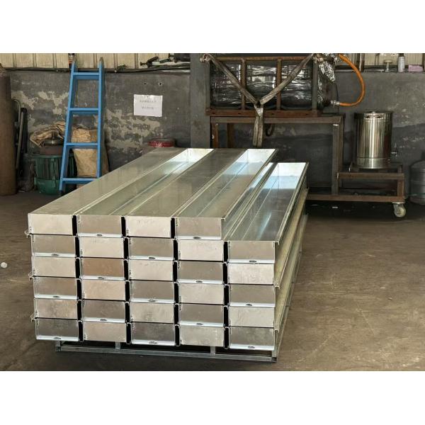 Quality Durable Plastic Concrete Retaining Wall Sleeper Mould With Customizable for sale
