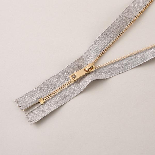 Quality Long Lasting Fashionable Metal Zippers #3 Close End Zippers With Ergonomic Pull Tabs for sale