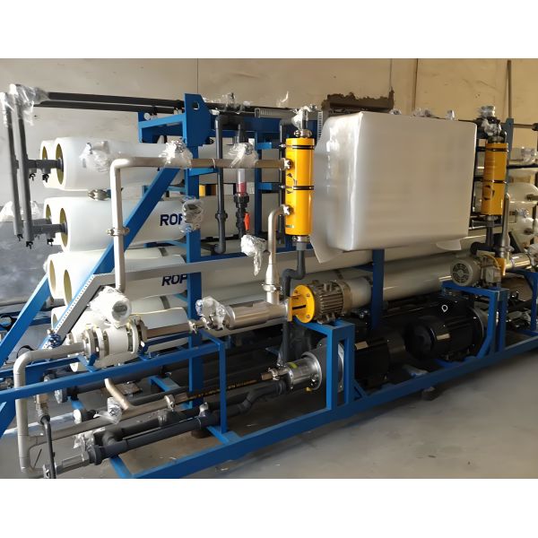 Quality Danfoss / Grundfos Pump Seawater Desalination System With 6.5Mpa Operating for sale
