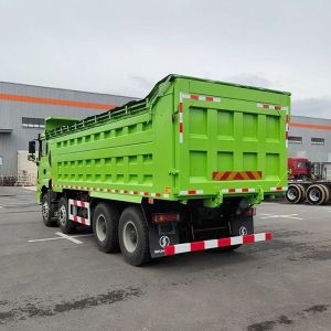Quality Notch F3000 8X4 Left Driving Dump Trucks for Heavy Machine 10 Tires 351-450hp for sale
