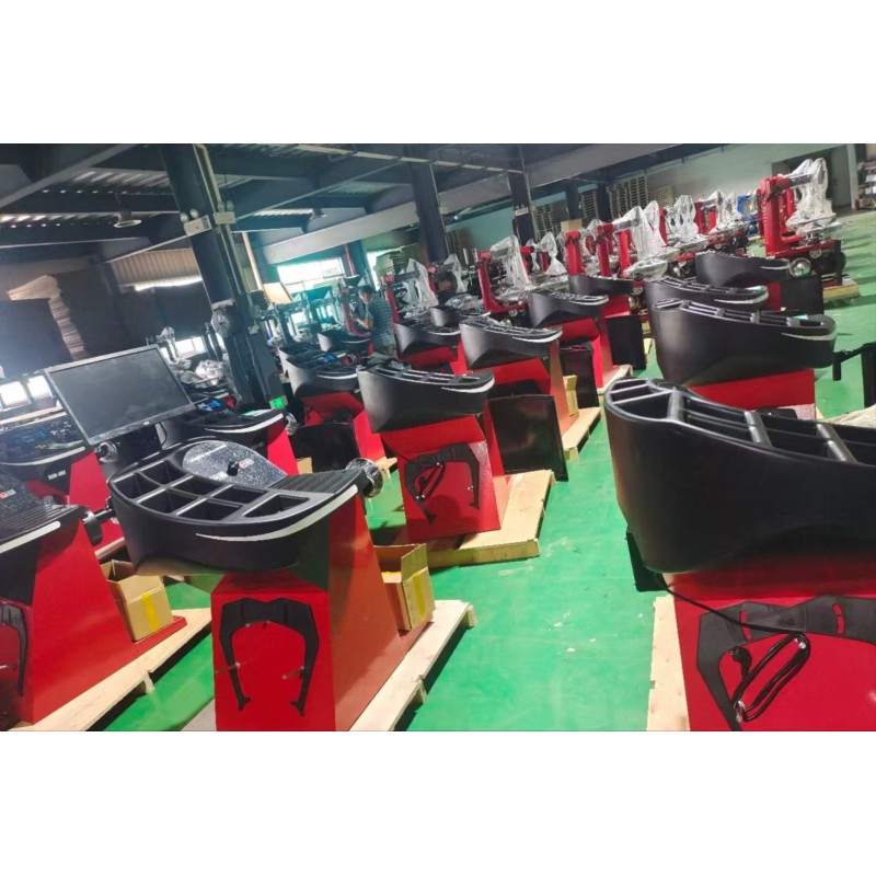 XT-30 Wheel Balancing Machine operational view