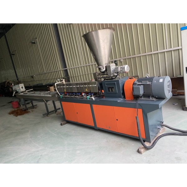 Quality Lab Twin Screw Extrusion Machine for New Material Formula Test & Small Batch Granulation for sale