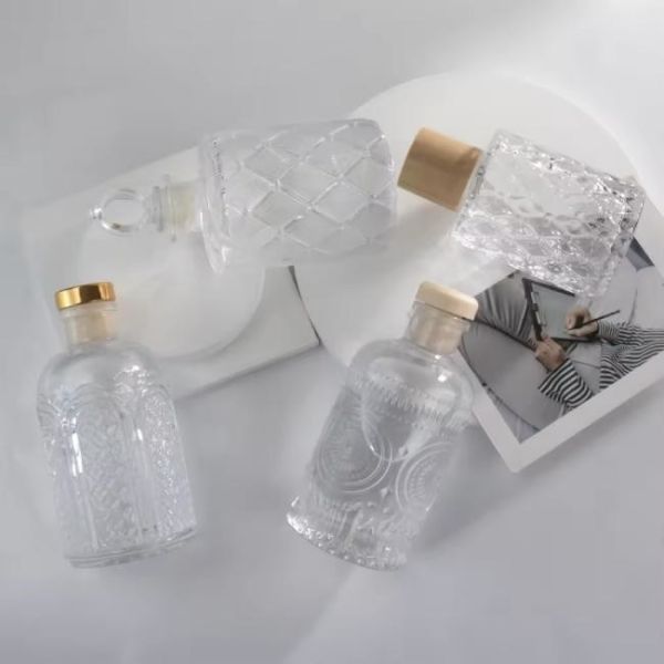 Quality Irregular Empty Reed Diffuser Bottles Unique Glass Reed Diffuser Bottle Luxury for sale