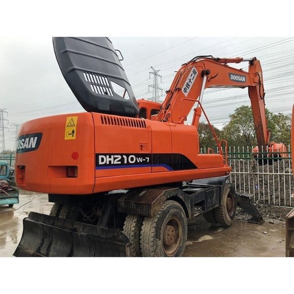 Quality 2020 Used Doosan DH210W-7 Excavators Wheel Excavators from Korea Original Doosan Engine for sale