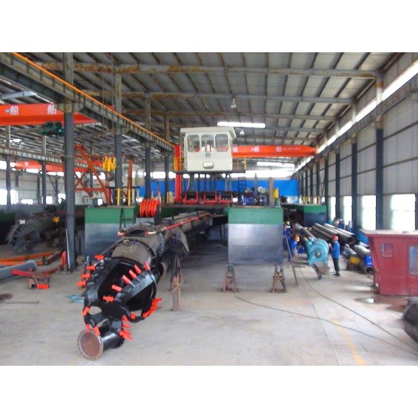 Quality 16 Inch 5000m3/h Floating Gold Dredge 20m Digging Machine for sale