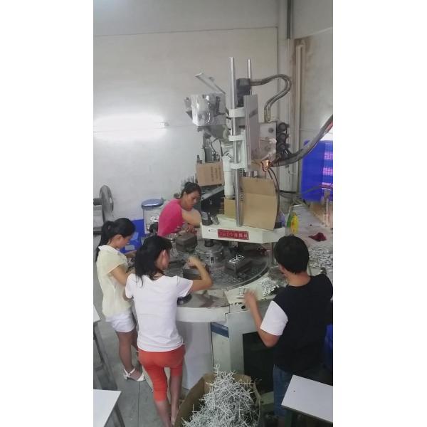 Quality 55T Vertical Plastic Injection Molding Machine 40mm Screw Diameter For 1.8T for sale